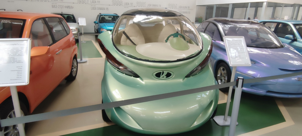 Автоконцерн АвтоВАЗ восстановил уникальный концепт-автомобиль Lada Rapan